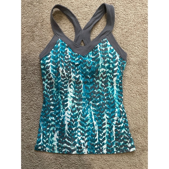 Lucy | Tops | Lucy Athletic Top W Built In Bra Size Small | Poshmark